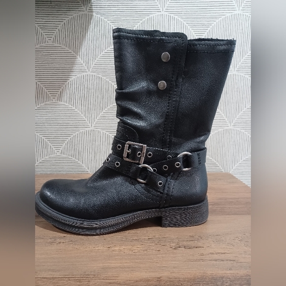 Zodiac | Shoes | Zodiac Womens Faith Black Motto Buckle Strap Midcalf ...